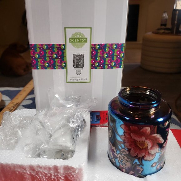 Scentsy | Accents | Scentsy Midnight Floral Mini Wax Warmer Glass Wall ...